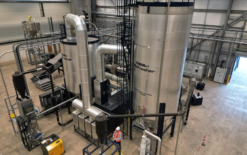 Industrial installations for a plastic recycling plant